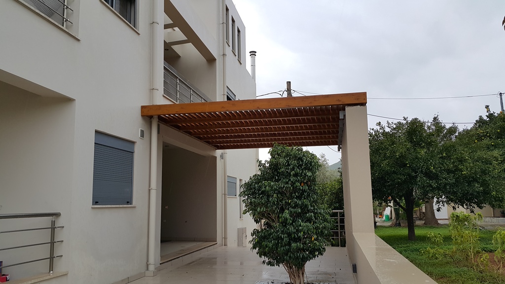 Κατασκευή ξύλινης πέργκολας σε είσοδο | Treehouse